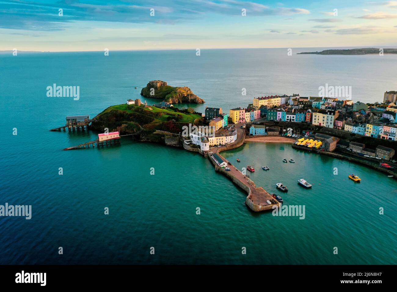 Tenby plage et port Banque de photographies et d’images à haute ...