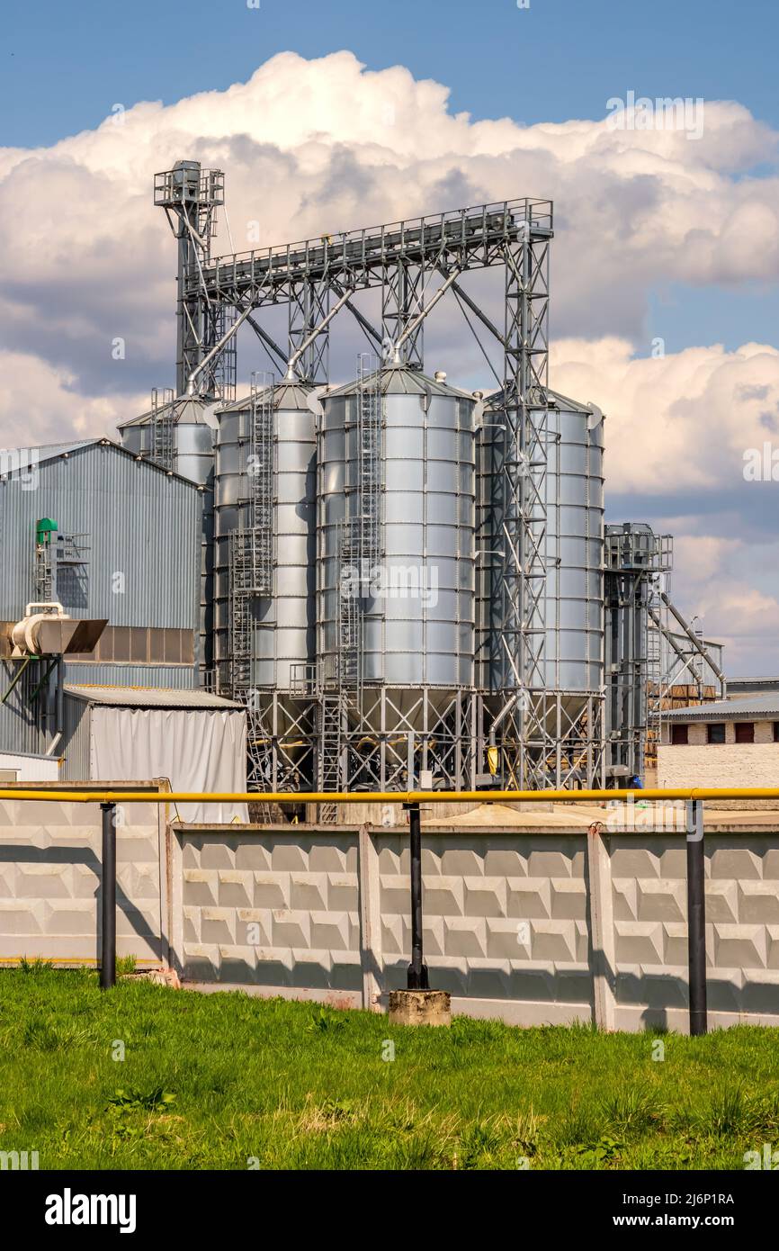 vue panoramique sur les silos agro-alimentaires élévateur de granary ...
