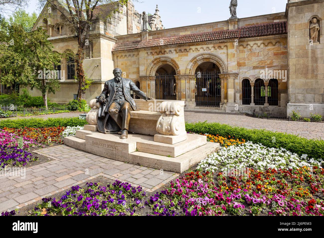 Château de Vajdahunyad - statue de Darányi Ignác, dans le parc de la ...