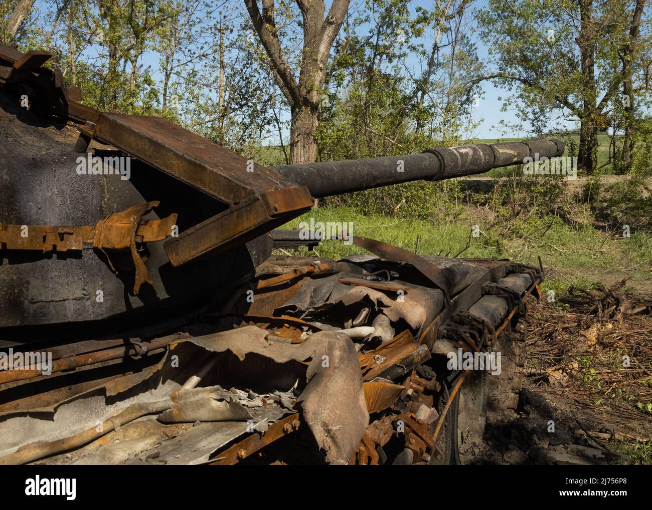 Détruit des chars russes à Malaya Rohan, près de Kharkiv, en Ukraine ...