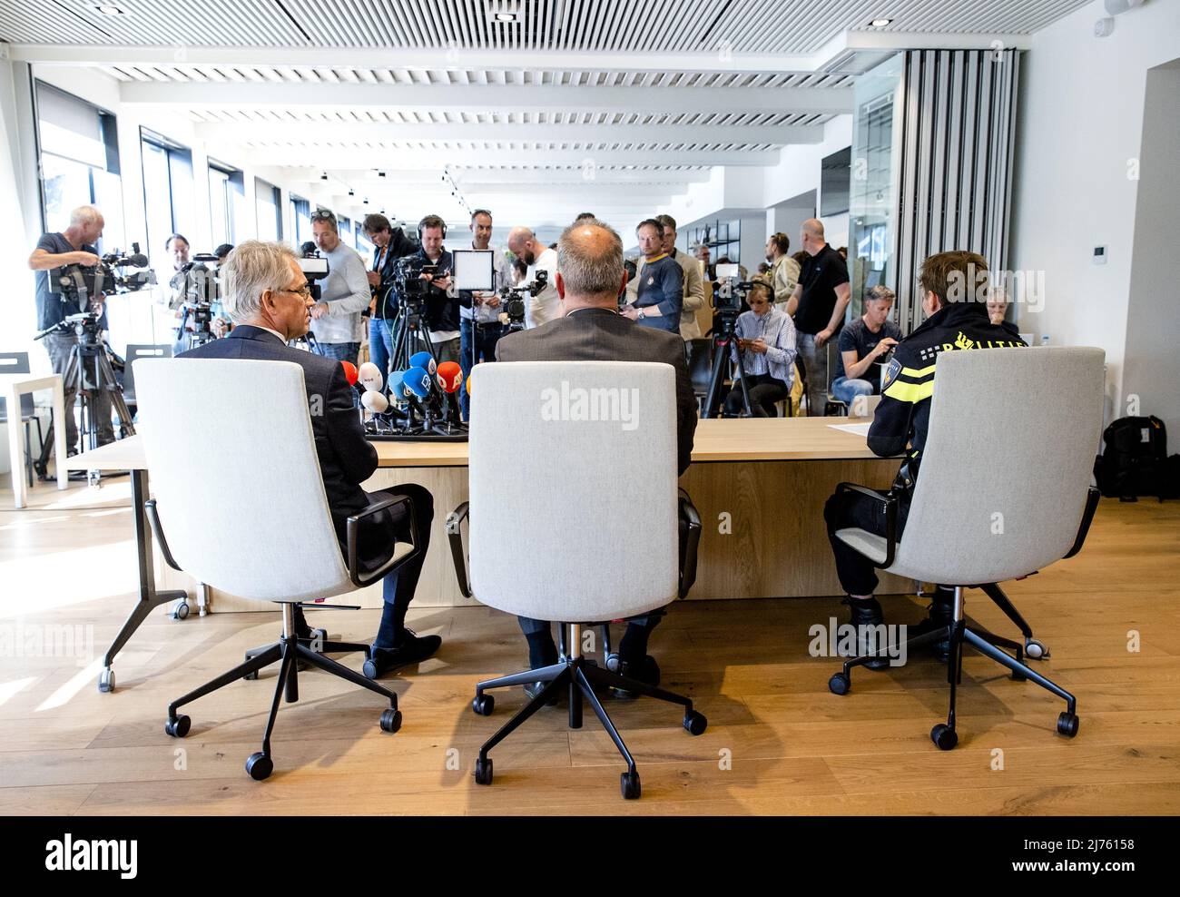 2022-05-06 17:50:33 ALBLASSERDAM - Procureur général en chef Hugo ...