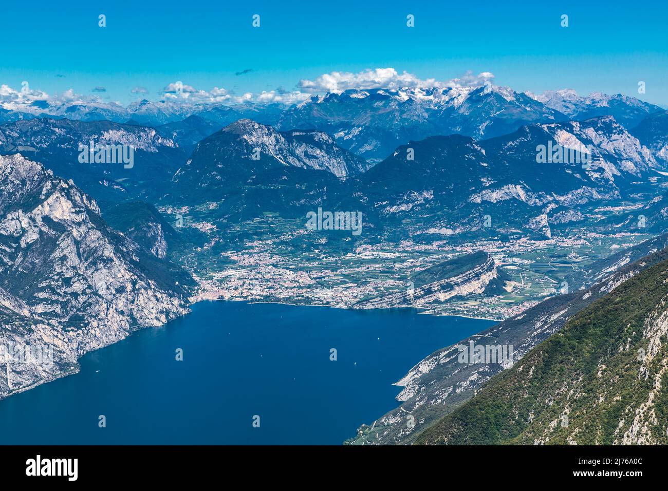 Vue de Monte Baldo à Riva del Garda et Torbole, Lac de Garde, Malcesine ...
