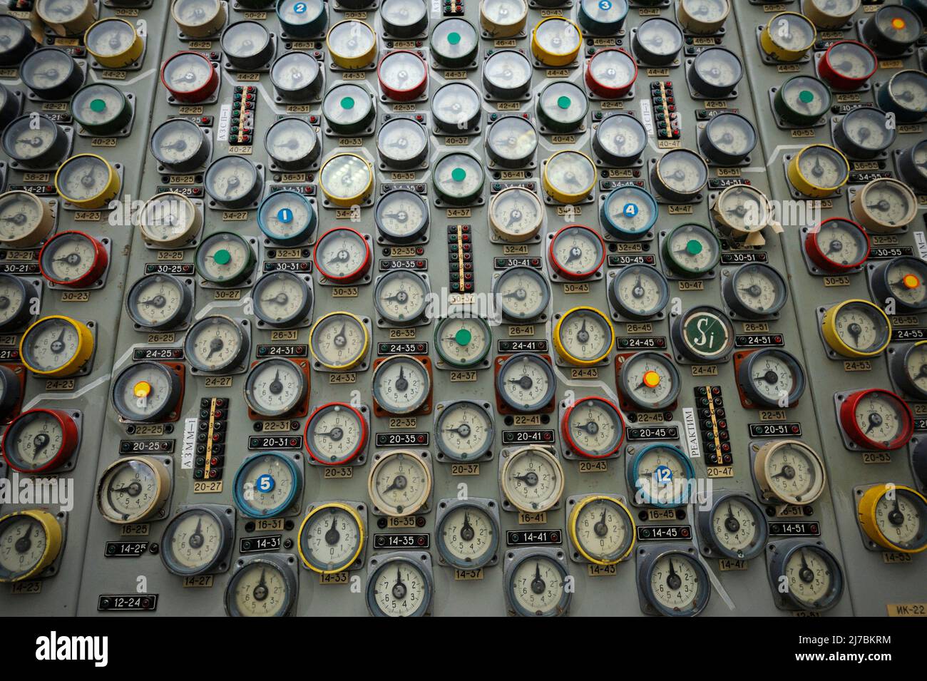 Manomètres du système de refroidissement du réacteur fonctionnant sur ...