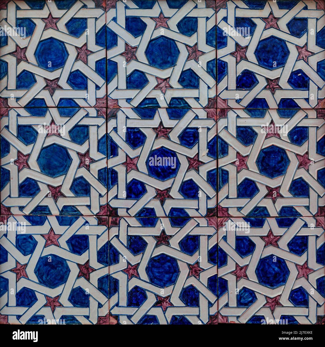 Gros plan d'une mosaïque traditionnelle marocaine de carreaux de ...