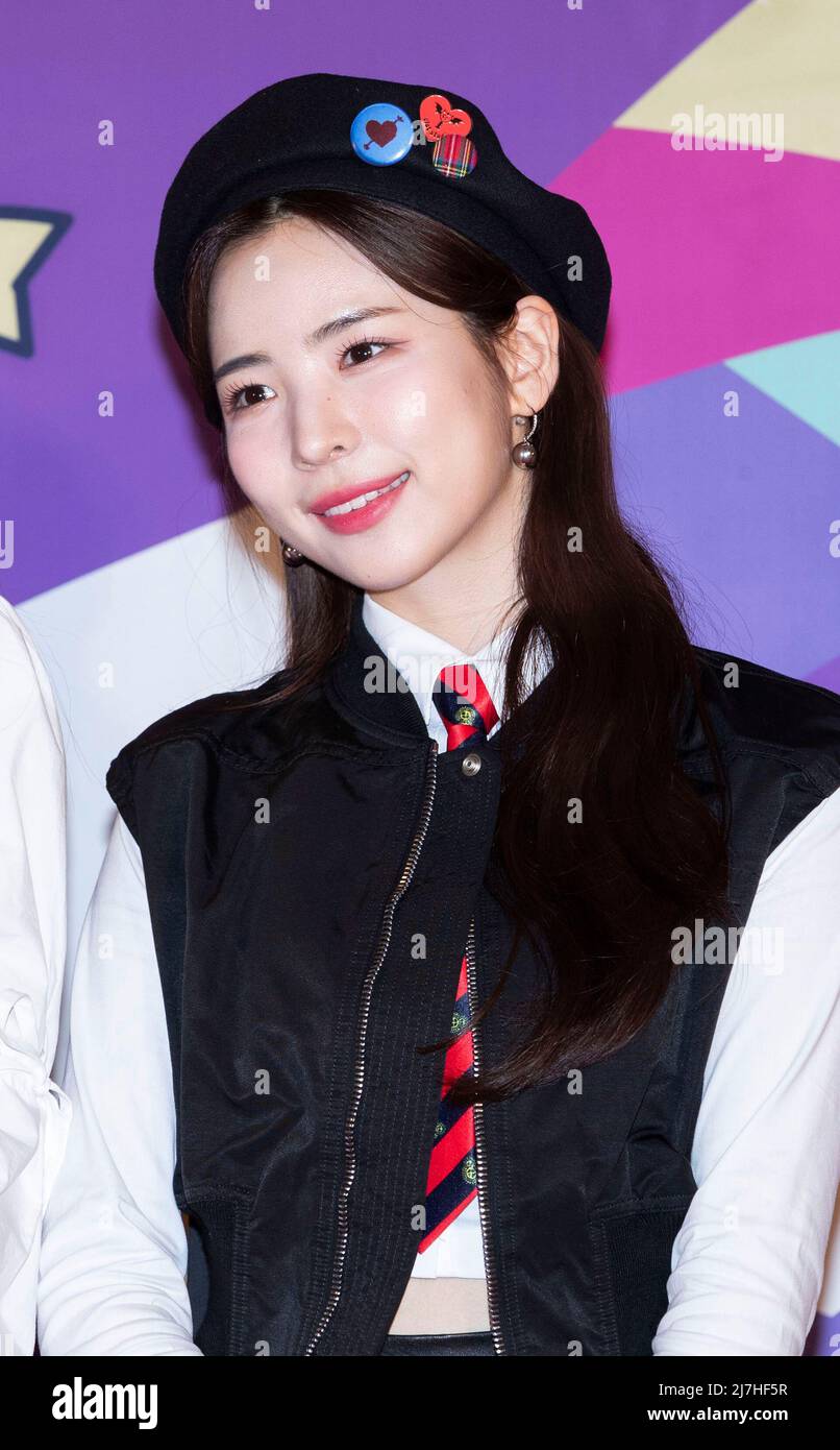 8 mai 2022 - Séoul, Corée du Sud : Maya, du groupe de jeunes filles japonais K-Pop NiziU, est ...
