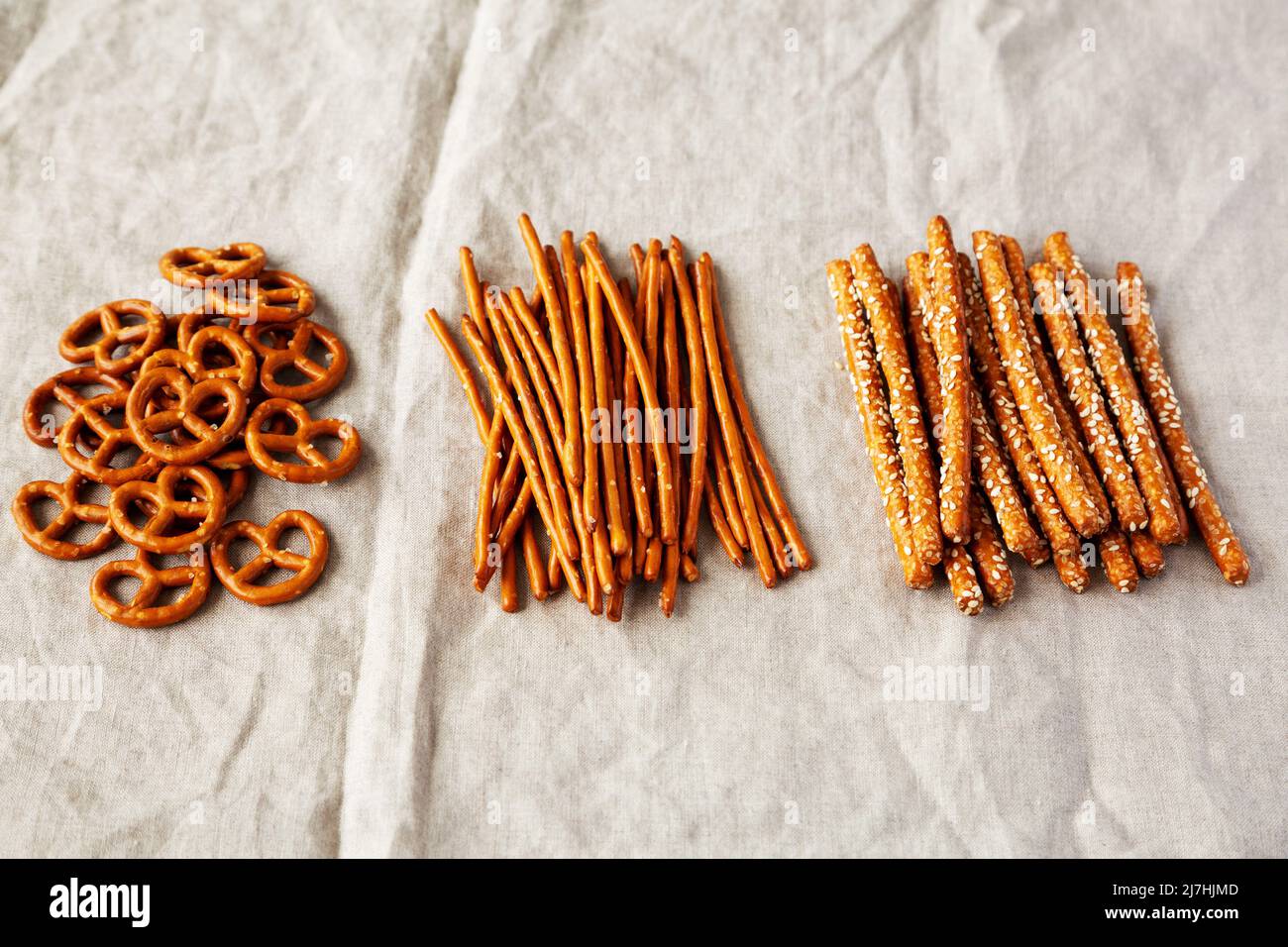 Bâtonnets de Pretzel cuits au four, croquants, bâtonnets de Pretzel et ...