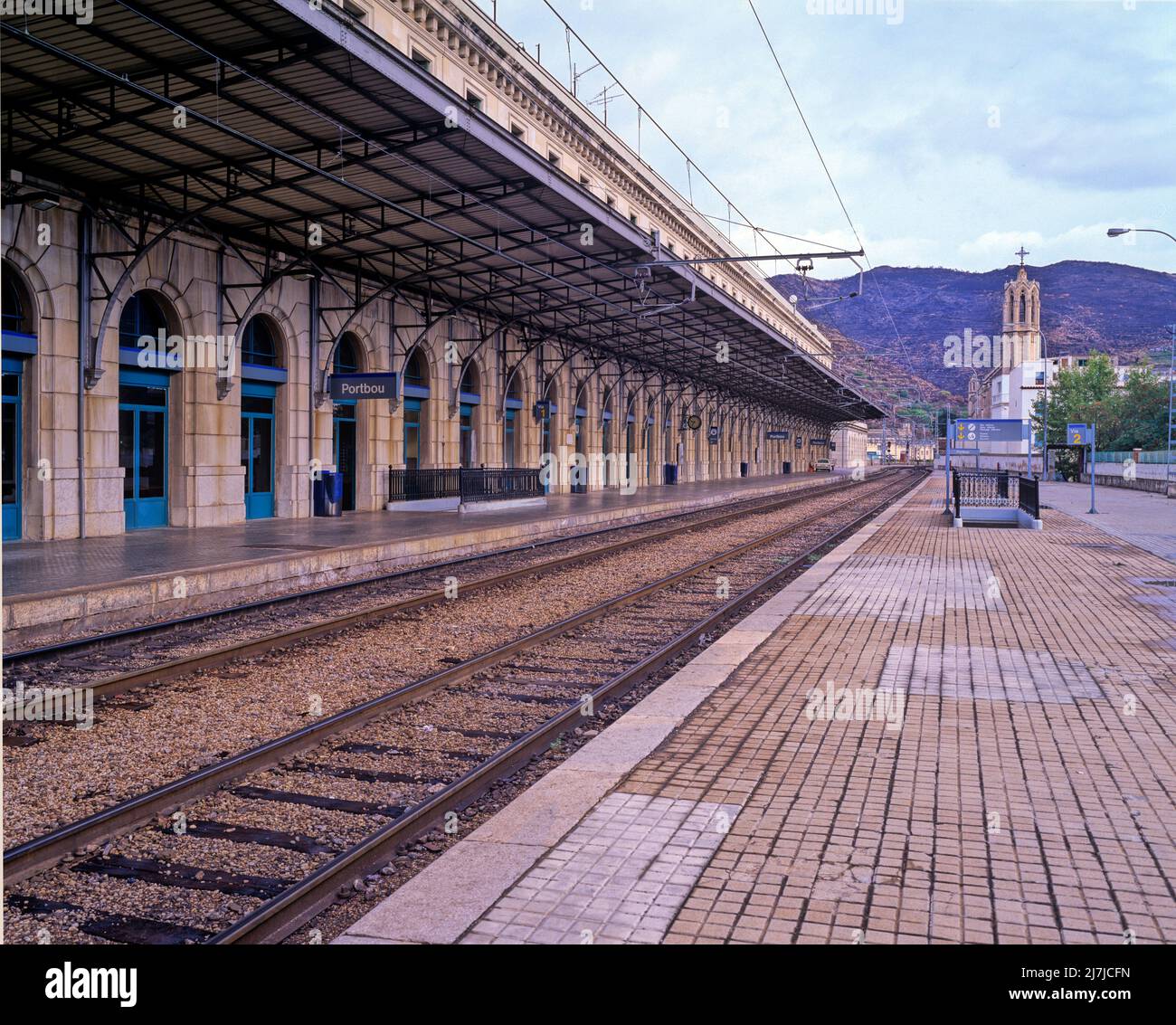 La gare de portbou Banque de photographies et d’images à haute ...