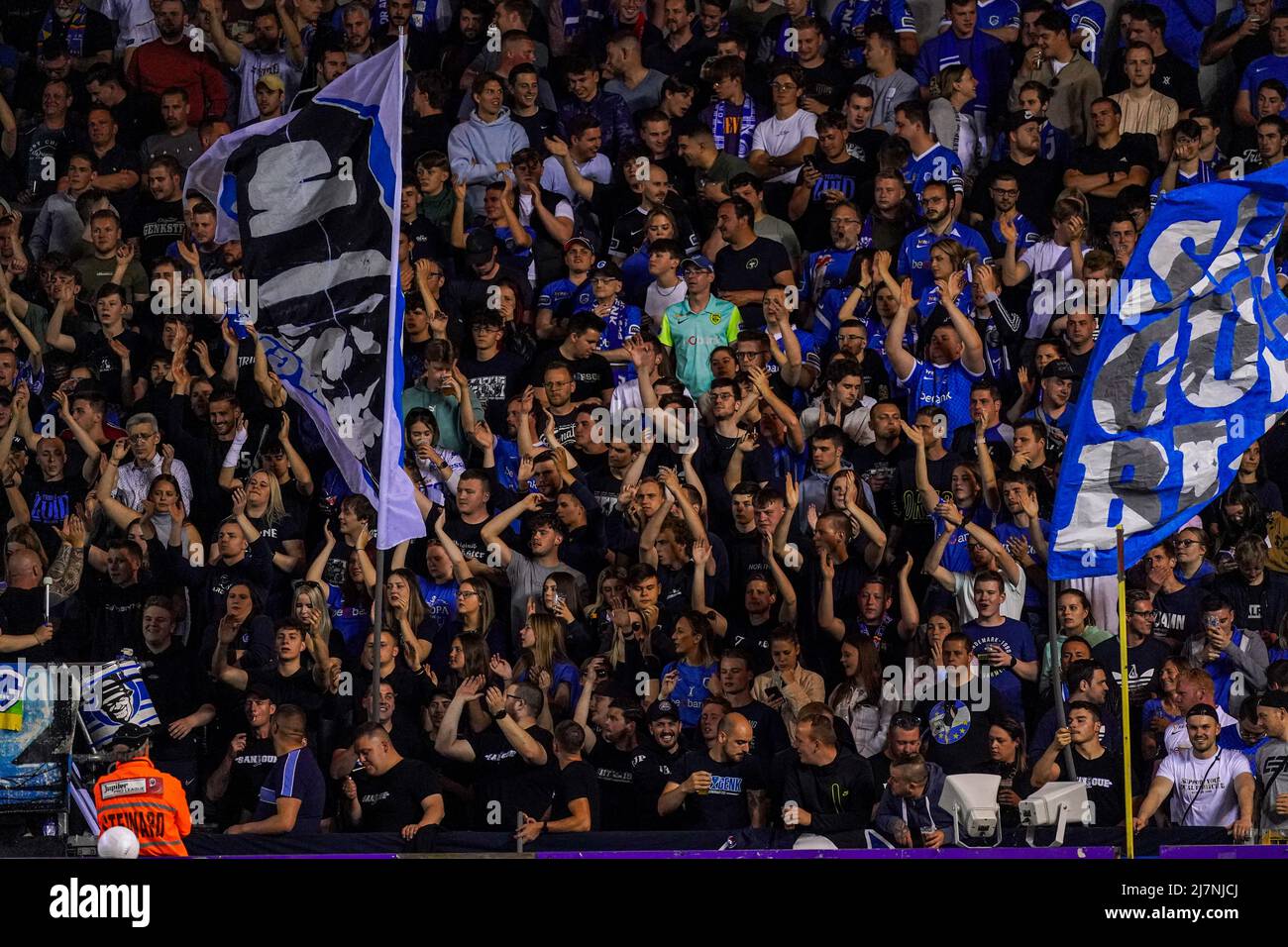 GENK, BELGIQUE - 10 MAI : les supporters de KRC Genk pendant le match ...