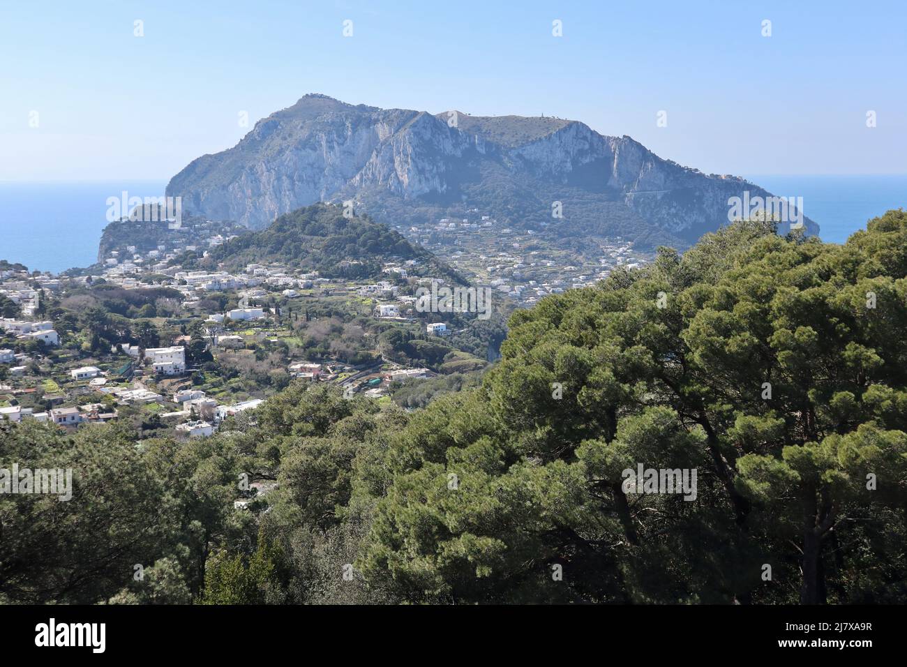 Monte tiberio capri Banque de photographies et d’images à haute ...