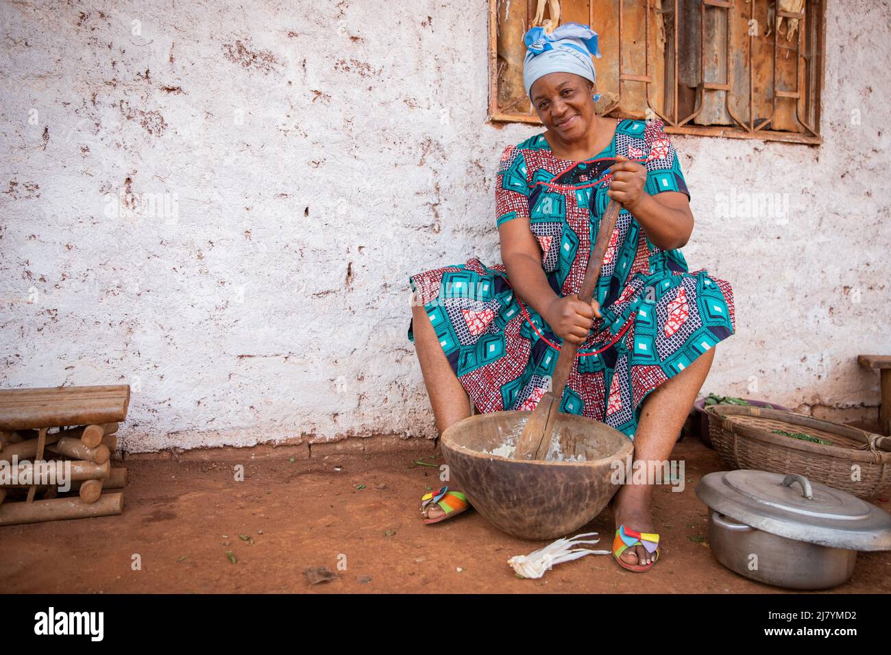 Cameroun femme cuisine Banque de photographies et d’images à haute ...