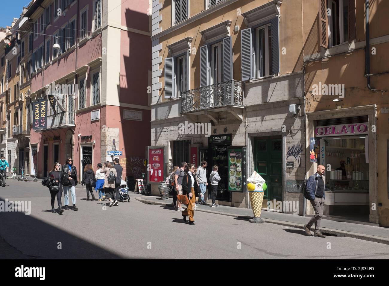 Via del corso rome Banque de photographies et d’images à haute ...
