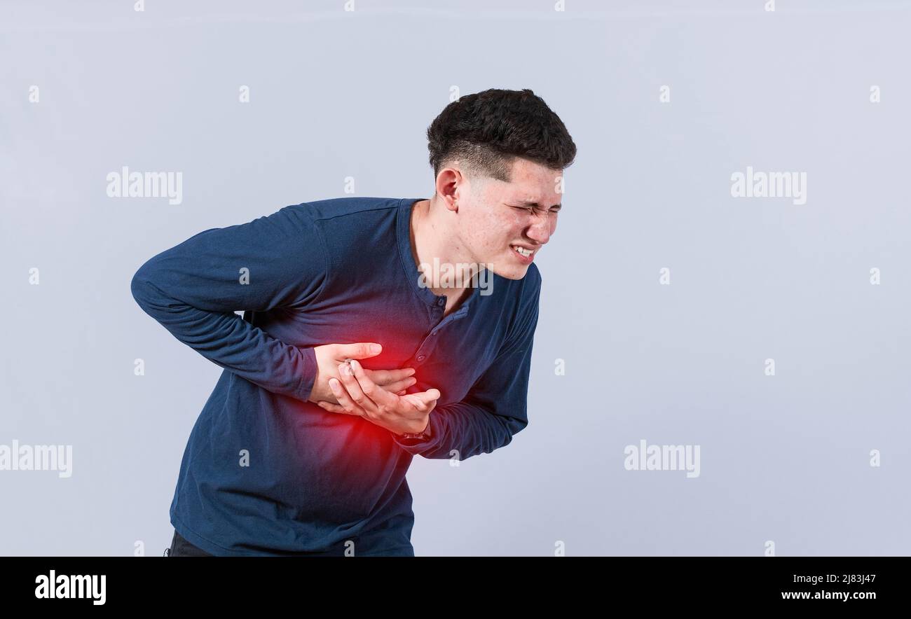 Homme avec douleur thoracique isolé, homme avec tachycardie, homme avec ...