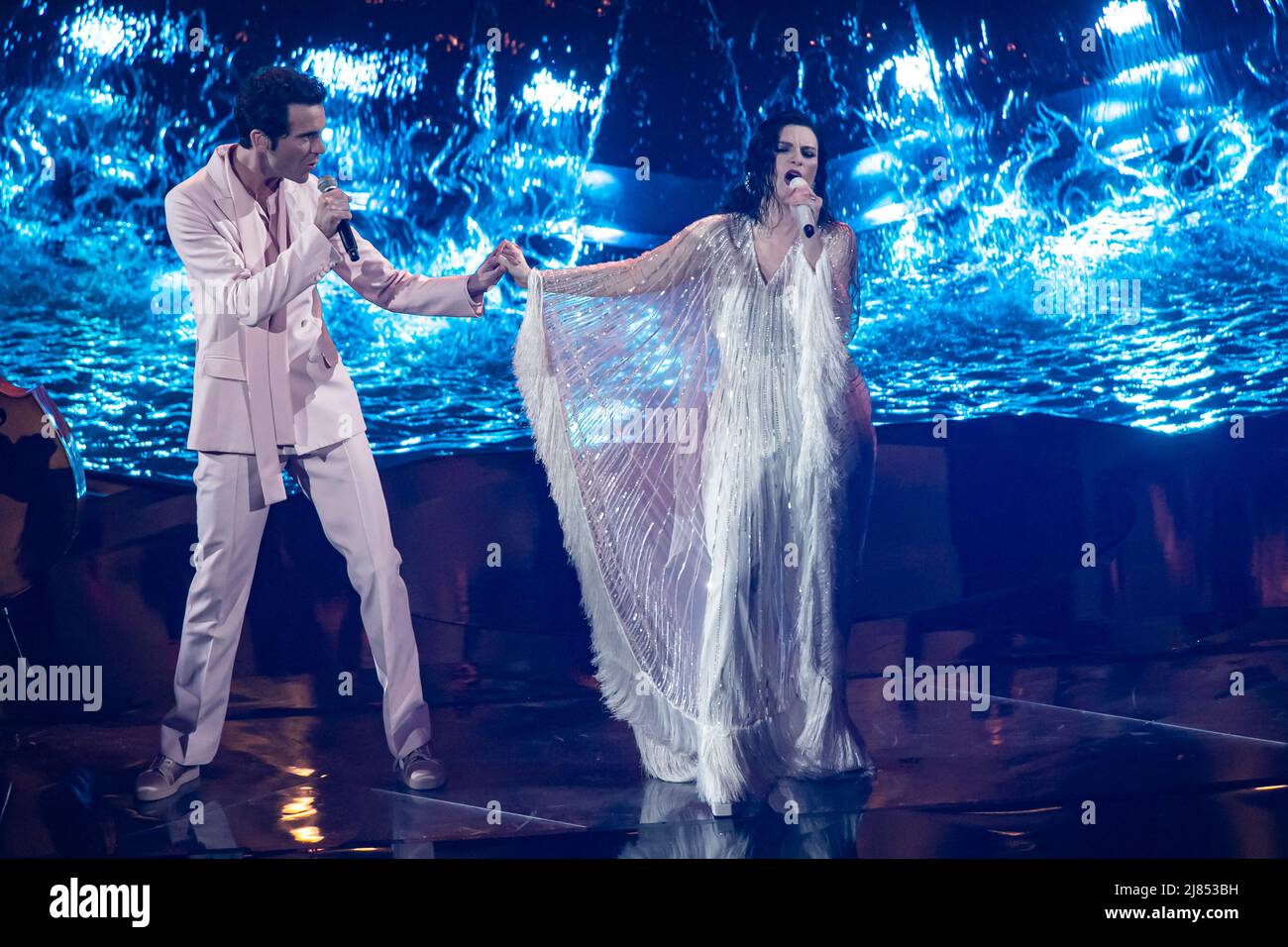 Mika, Laura Pausini se produit lors de la demi-finale 2nd du Concours ...