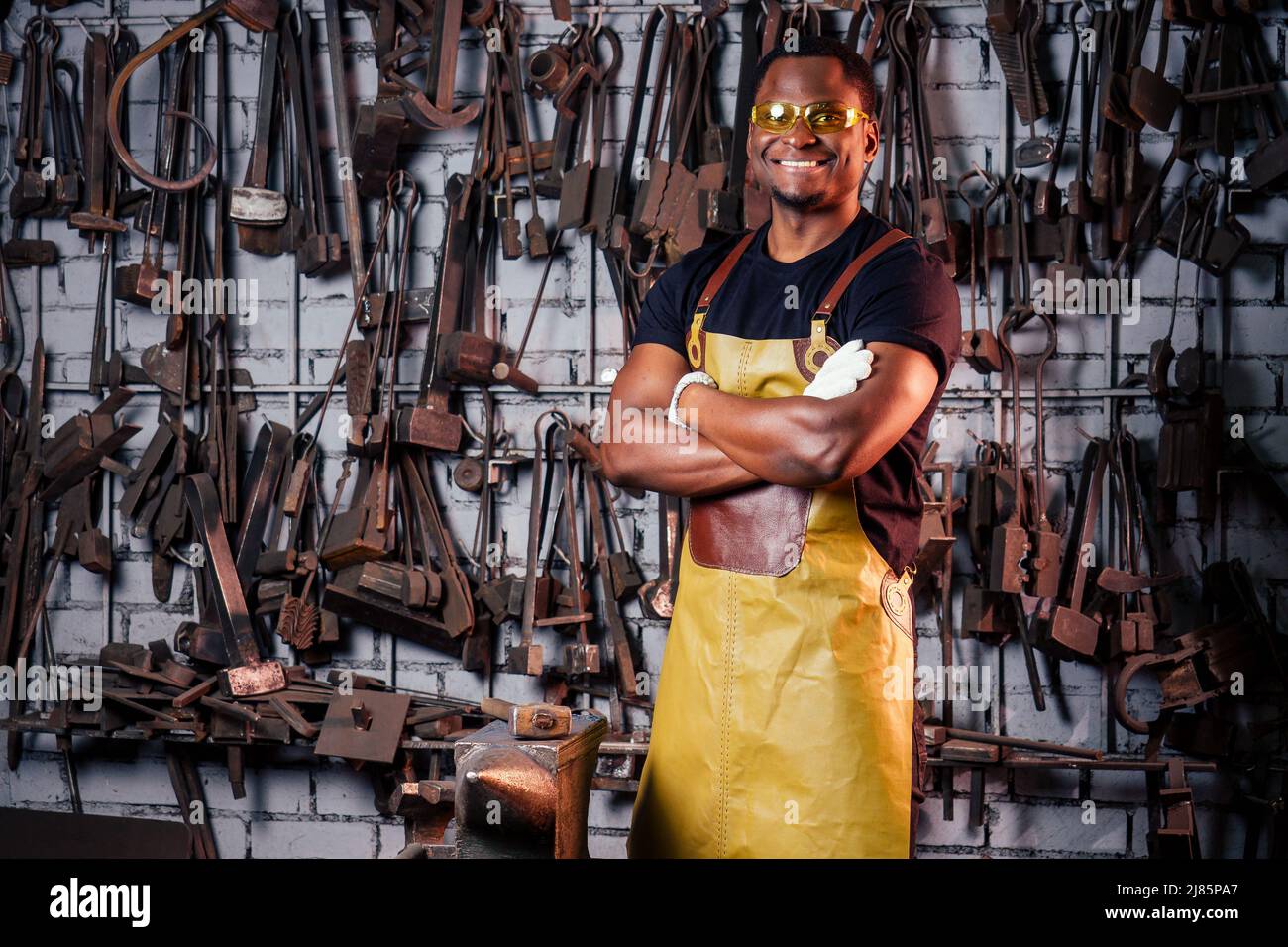 Forgeron africain Banque de photographies et d’images à haute ...