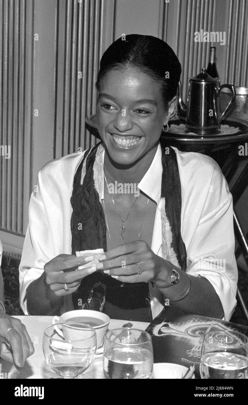 Stargard à la conférence de presse avant la première du Sgt. Pepper's ...