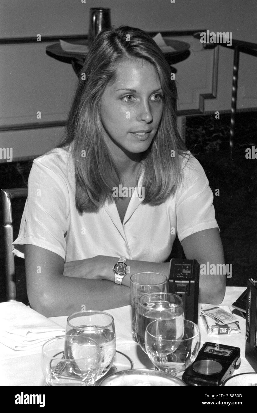 Sandy Farina à la conférence de presse avant la première du Sgt. Pepper ...