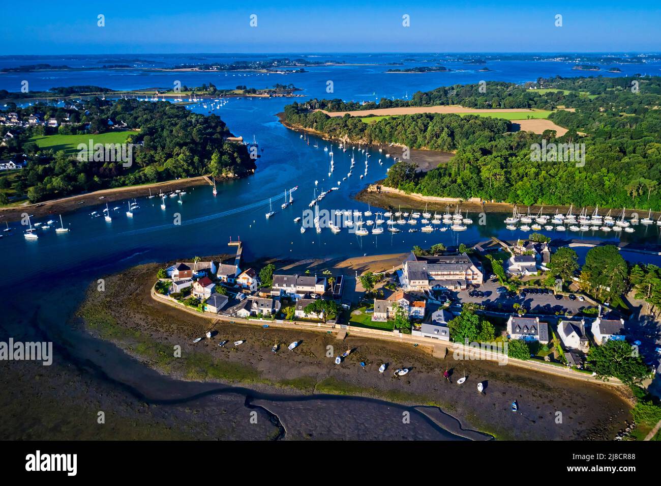 France, Morbihan, Golfe du Morbihan, vannes, la presqu'île de Conleau et le port (vue aérienne ...