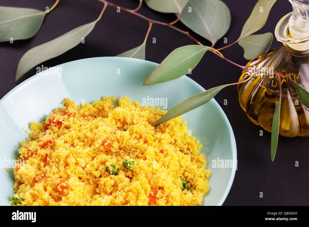 Couscous est une nourriture nationale nord-africaine faite à partir de ...