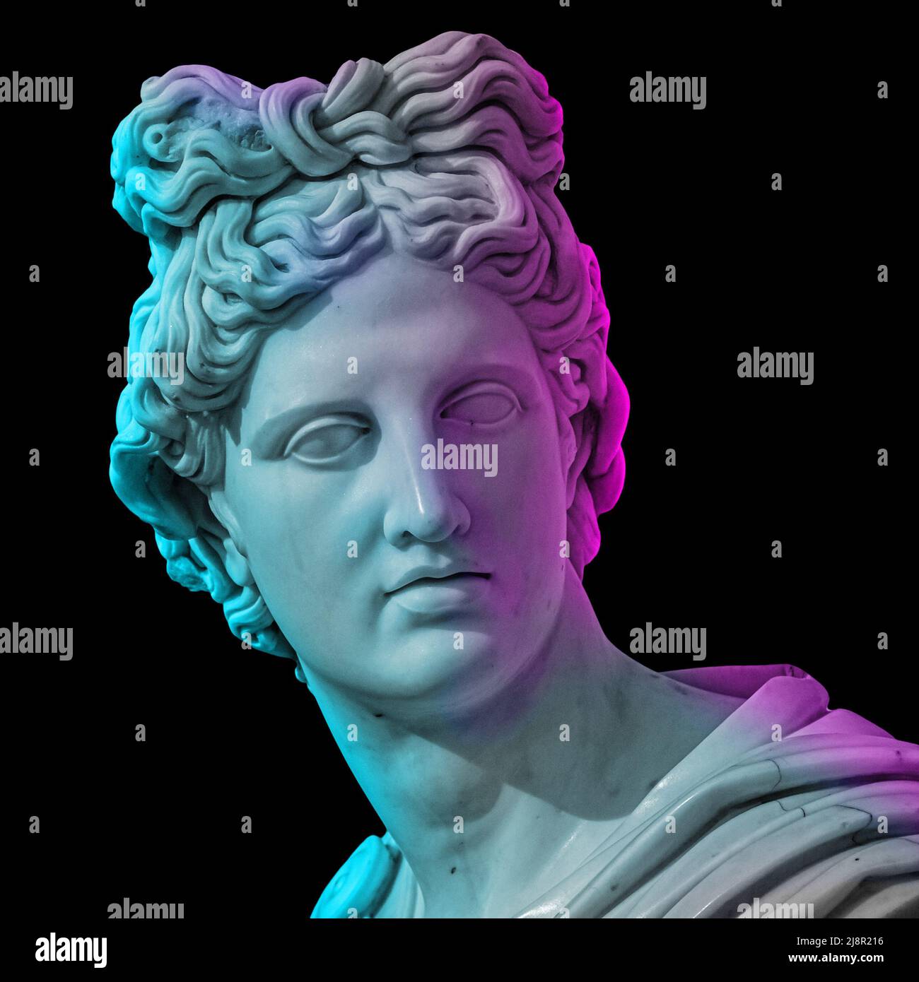 Statue d'Apollon God of Sun. Concept créatif image colorée au néon avec ...