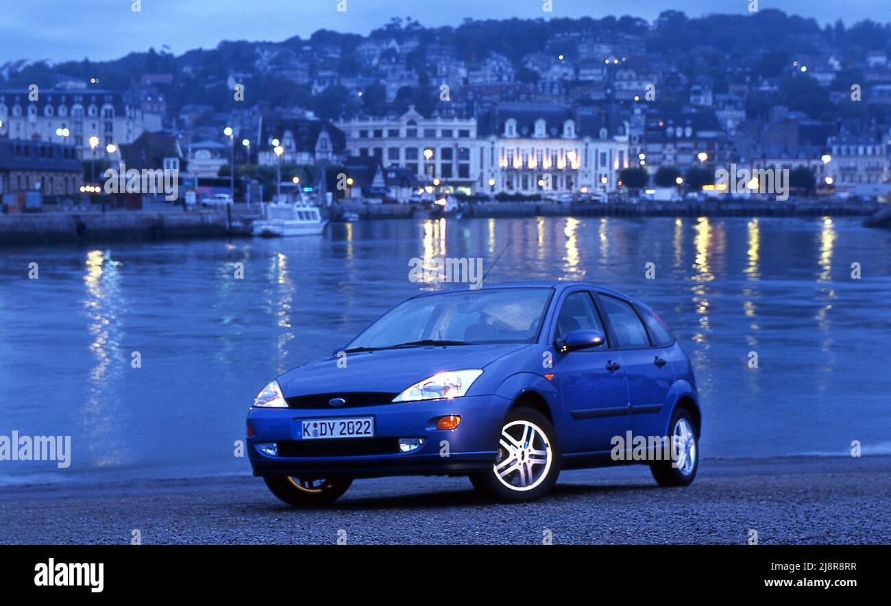1998 ford focus Banque de photographies et d’images à haute résolution ...