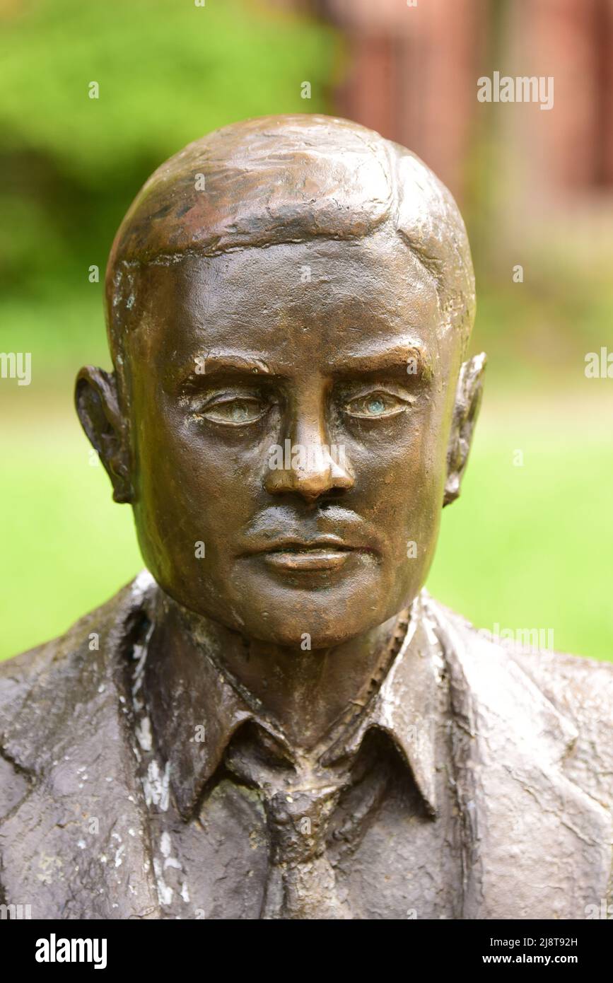 Alan turing memorial statue Banque de photographies et d’images à haute ...