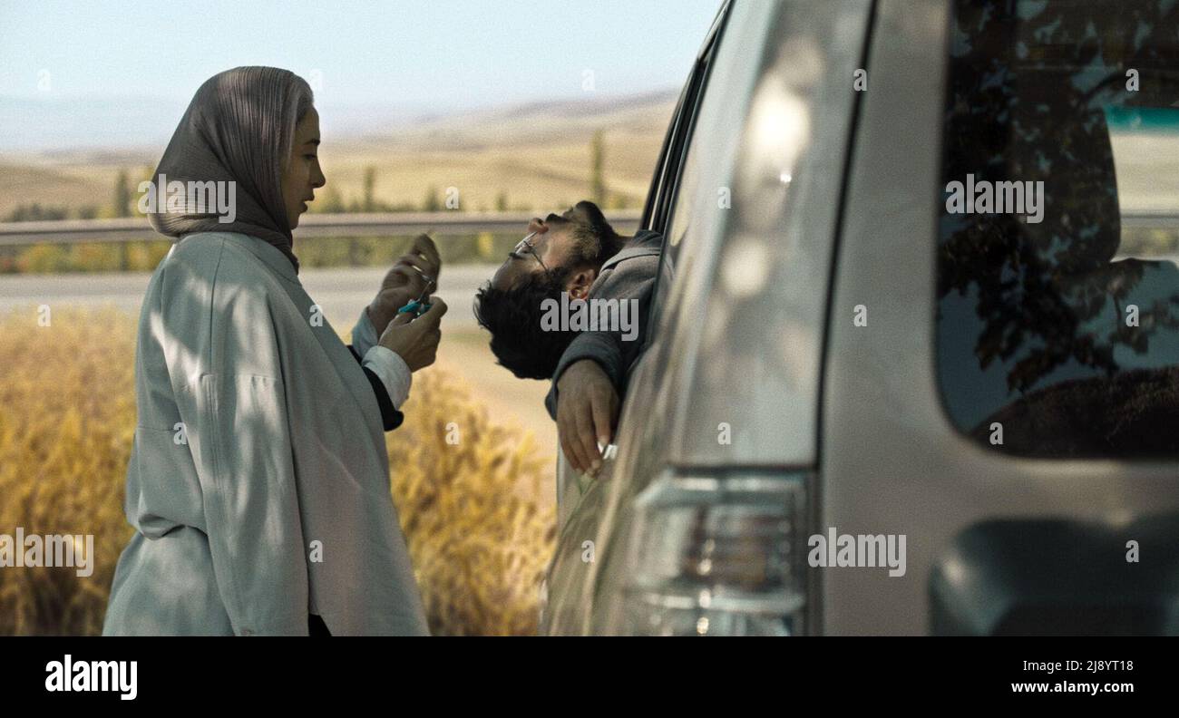 PANTEA PANAHIHA dans HIT THE ROAD (2021) -titre original: JADDEH KHAKI ...