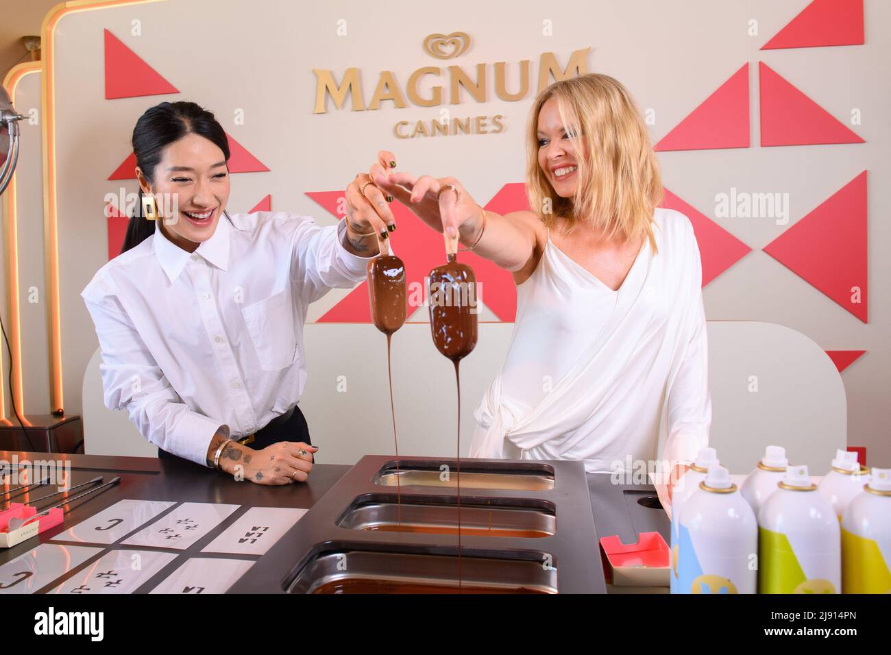 Magnum dipping bar Banque de photographies et d’images à haute ...