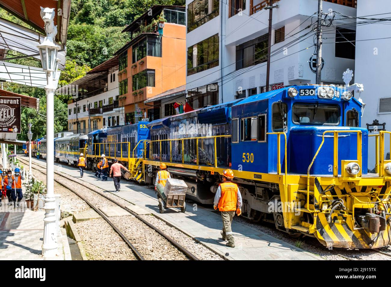 Aguas calientes train station Banque de photographies et d’images à ...