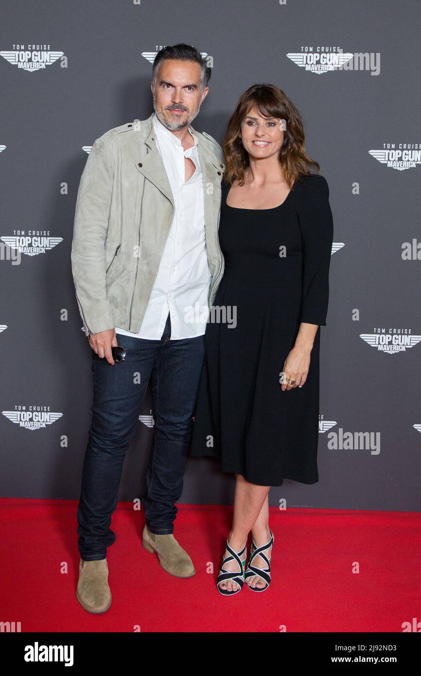 Maxime Chattam et son épouse Faustine Bolaert assistent à la première ...
