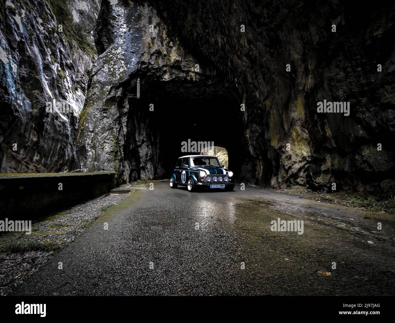 Classic british racing green mini Banque de photographies et d’images à ...