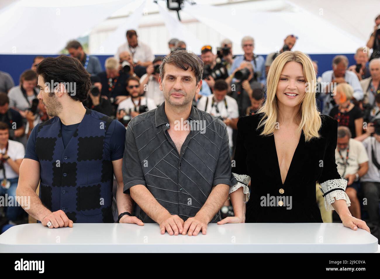 Virginie Efira, Directrice Serge Bozon et Tahar Rahim participant au ...