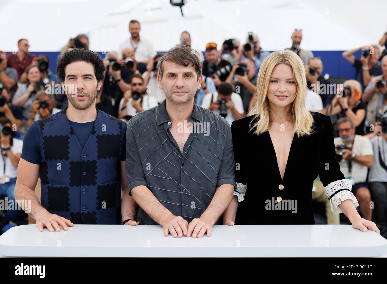 Virginie Efira, Directrice Serge Bozon et Tahar Rahim participant au ...