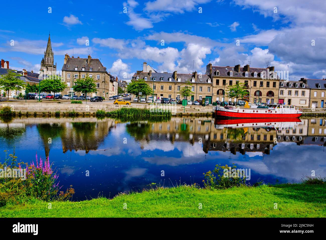 France, Morbihan, Pontivy, les rives du Blavet, la barge Duchesse Anne ...