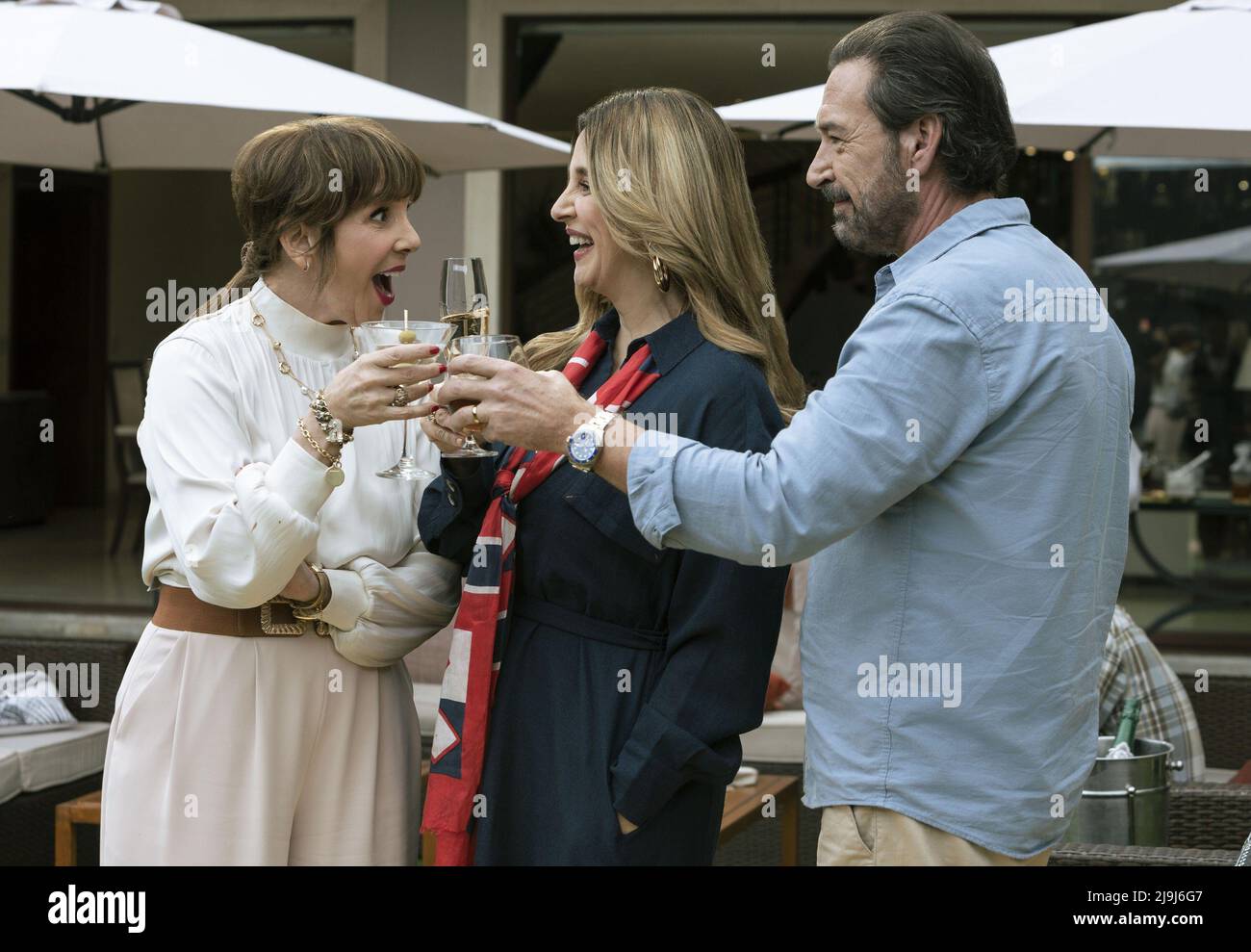 QUI A TUÉ Sara?, (alias QUIEN MATO A SARA?), de gauche à droite ...