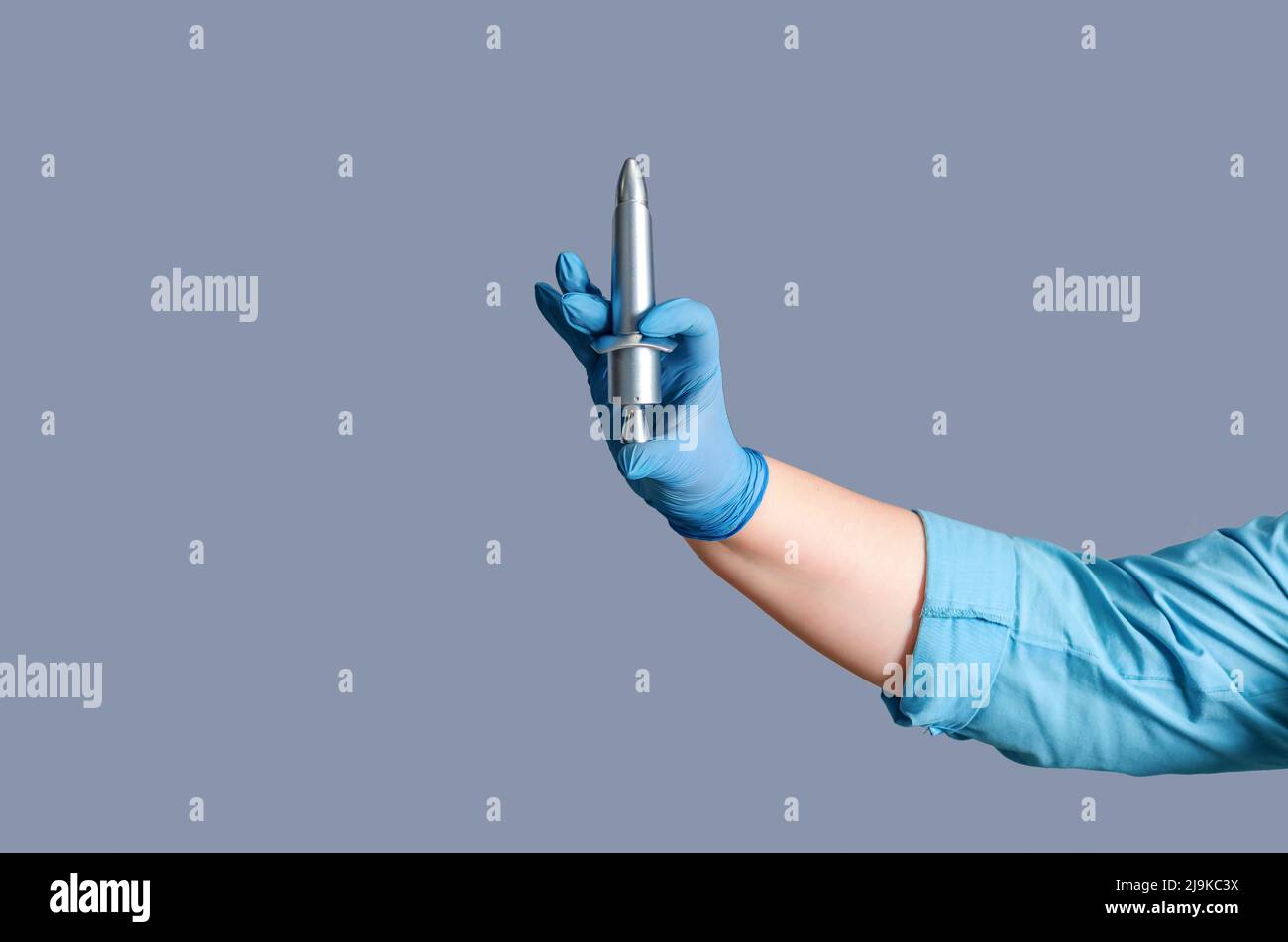 Outils Proctologiques pour l'examen d'un patient entre les mains d'un ...