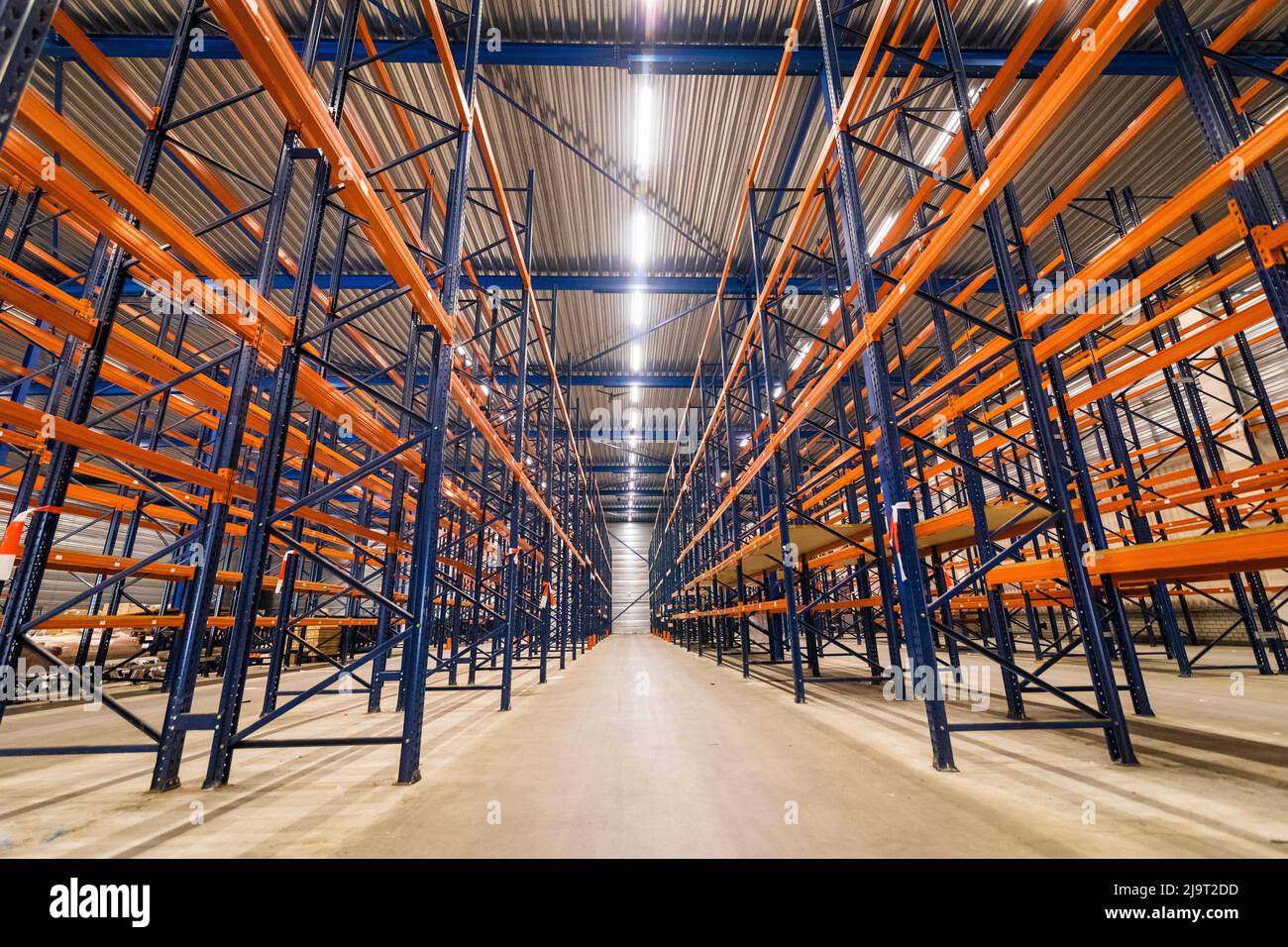 Entrepôt logistique intérieur Banque de photographies et d’images à ...