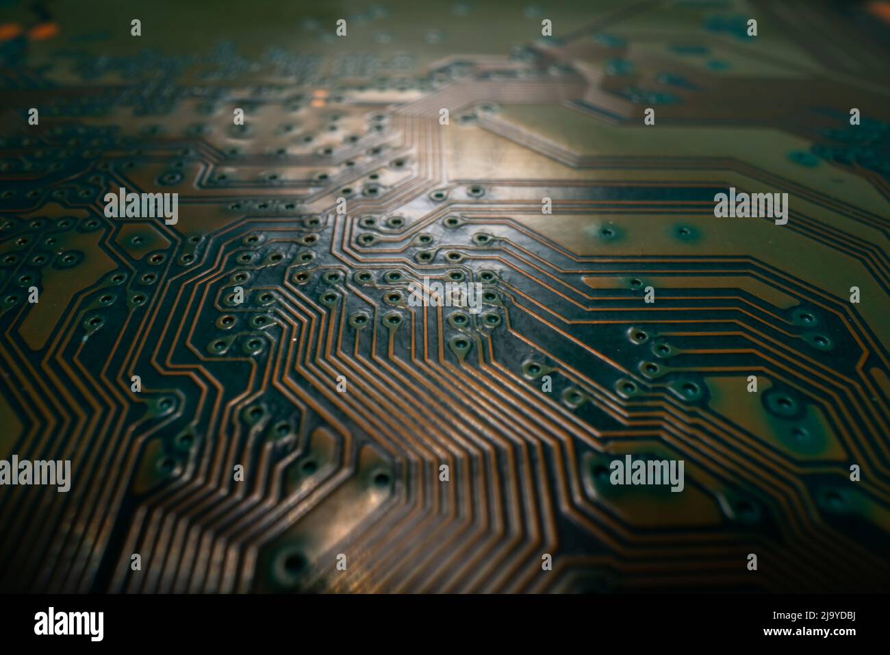 Carte de circuit imprimé électronique - gros plan. Carte mère électronique. Circuits et gros ...