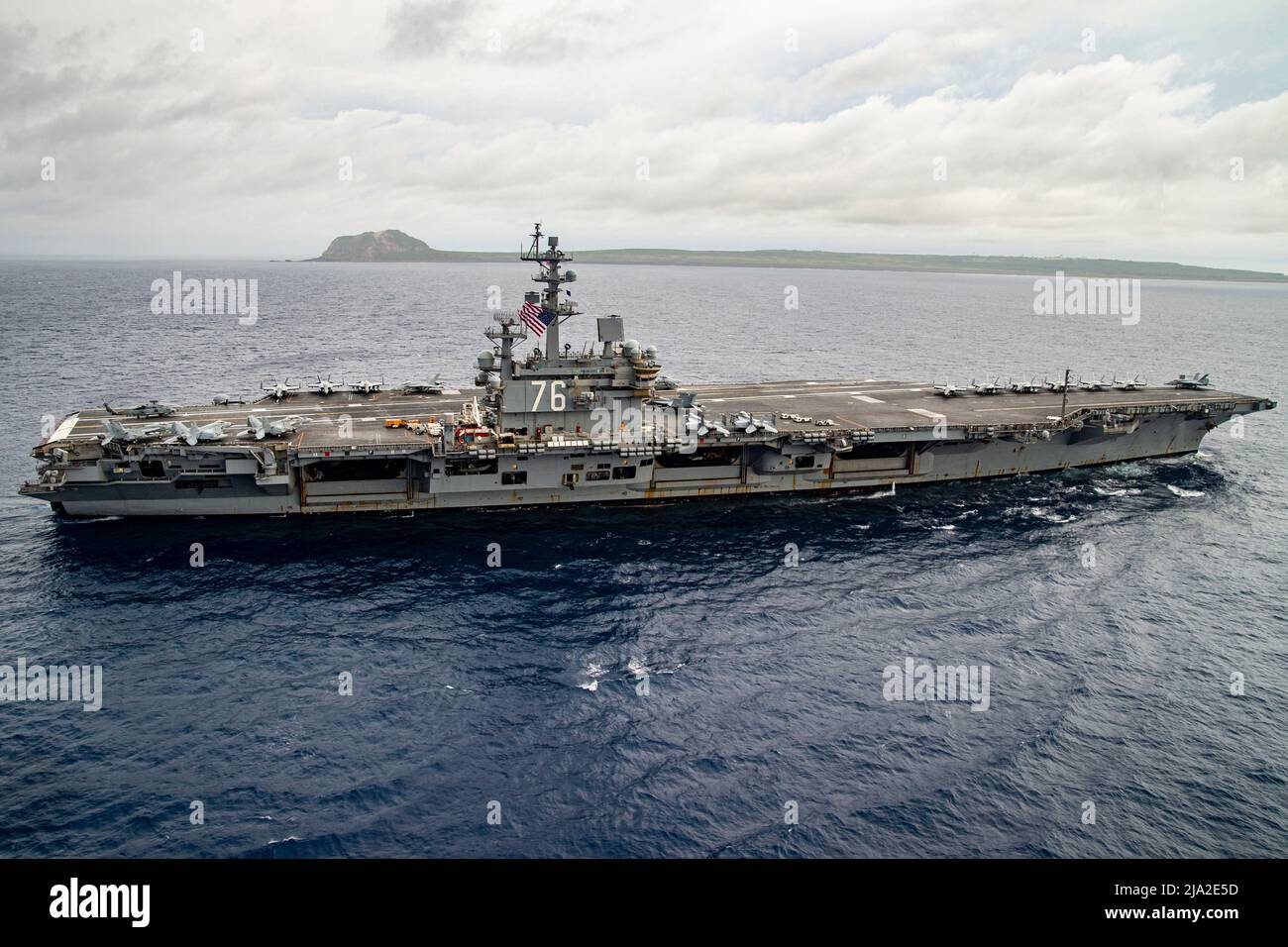 220525-N-IR734-1248 MER DES PHILIPPINES (le 25 mai 2022) le seul porte ...