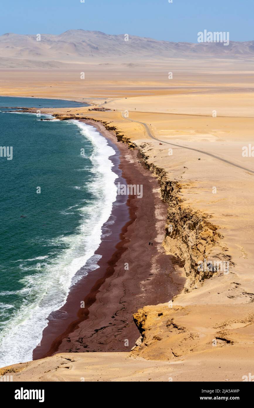 La plage Rouge, Réserve de Paracas, région de l'ICA, Pérou Photo Stock ...