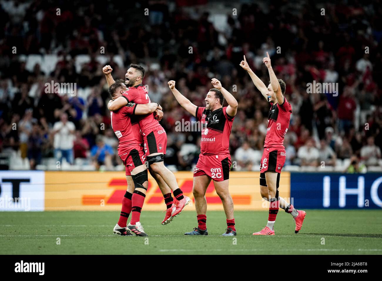 L'équipe de Lyon célèbre la victoire lors de la finale de la coupe du ...
