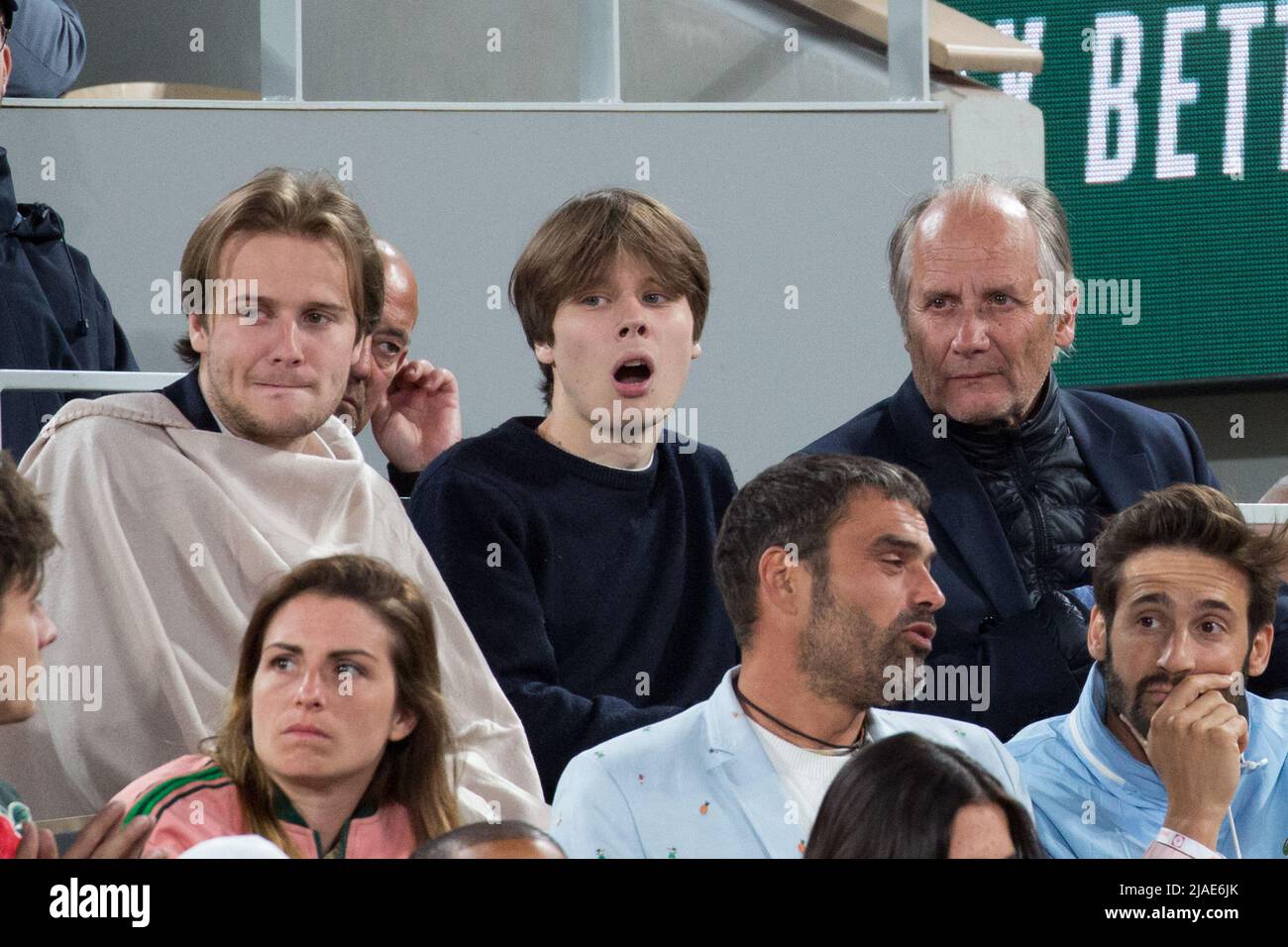 Hippolyte Girardot, Sven Girardot, Isaac Girardot dans les stands lors ...
