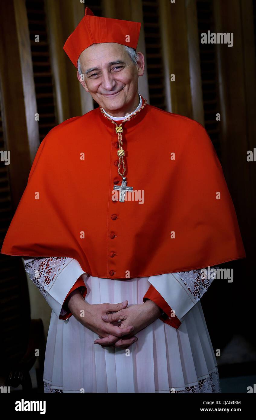 Cardinal matteo maria zuppi Banque de photographies et d’images à haute ...