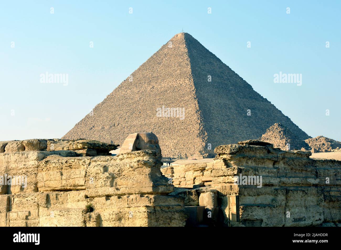 Gizeh, Egypte, 17 novembre 2018: La grande pyramide de Gizeh avec un ...