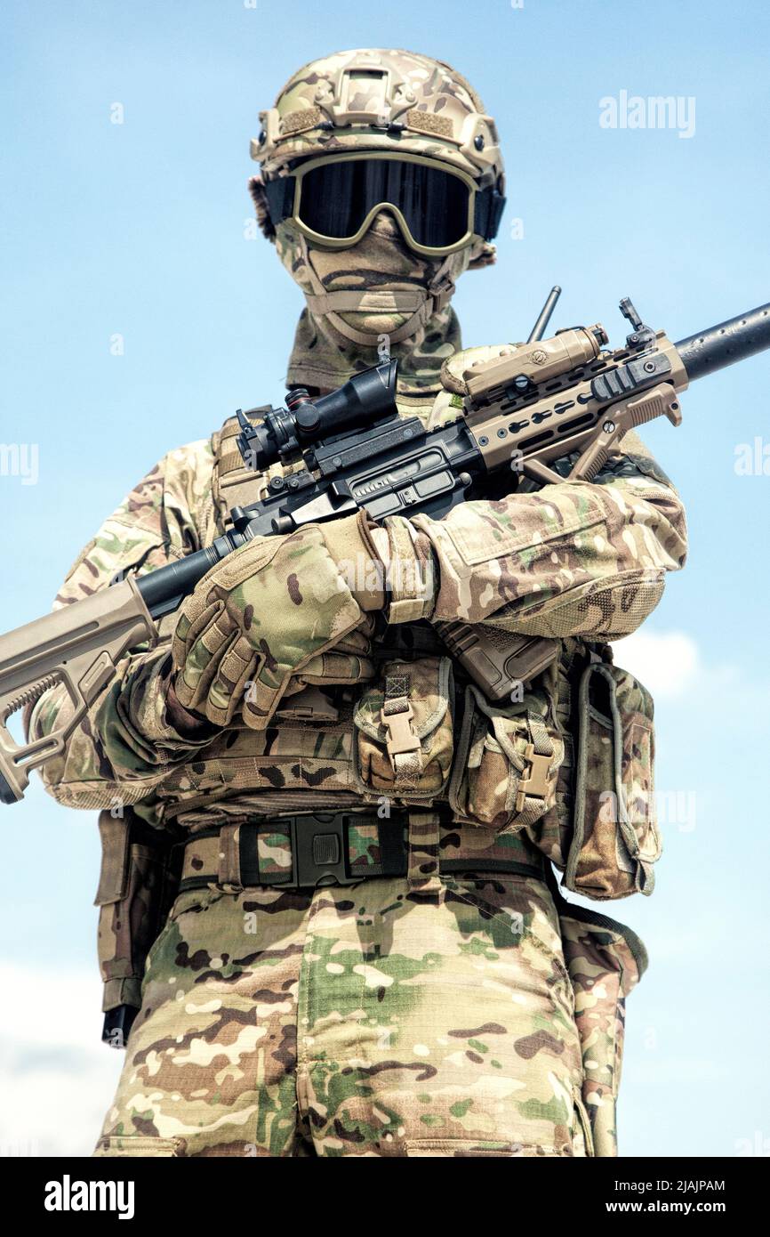 Soldat uniforme de camouflage militaire Banque de photographies et d ...
