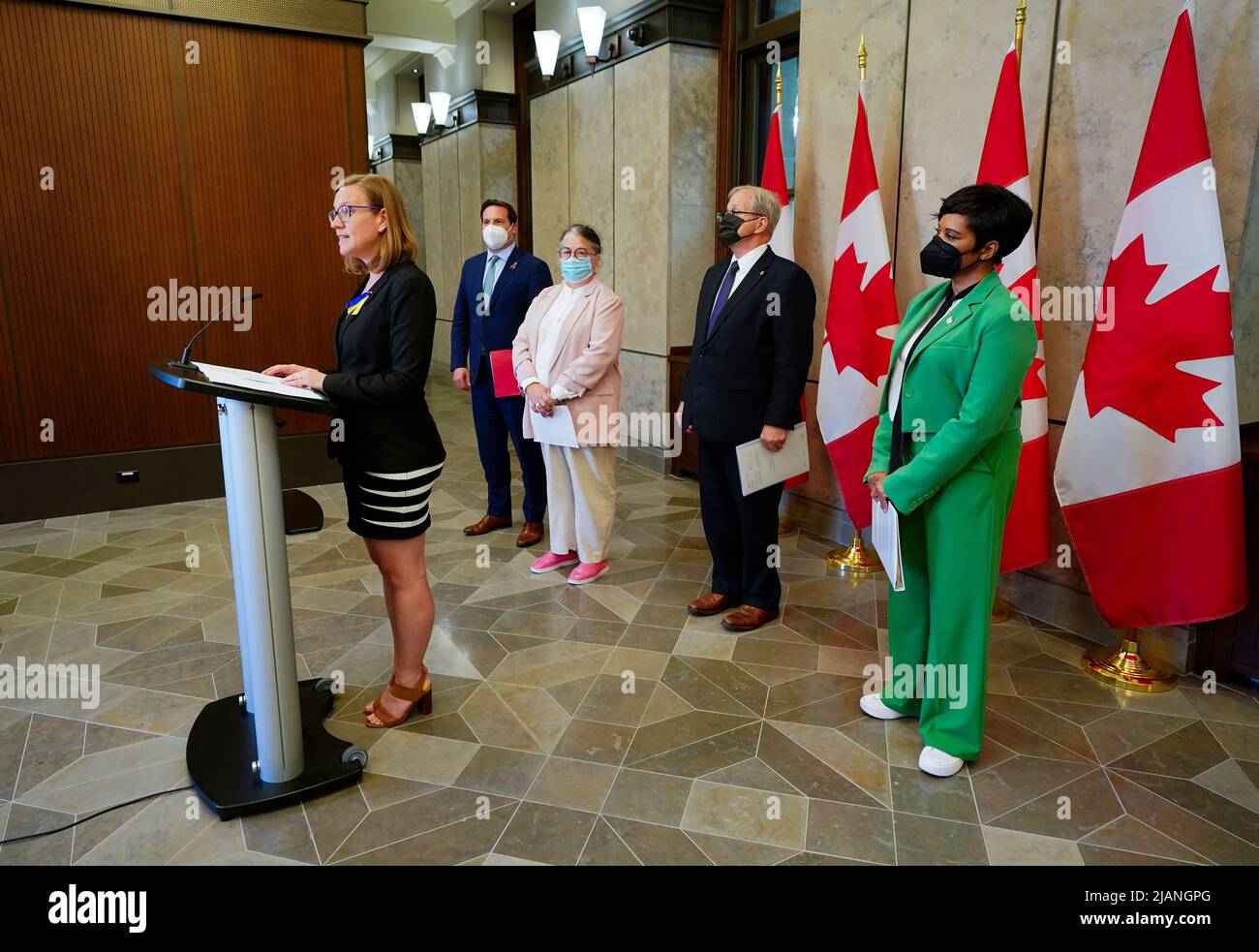 Karina Gould, ministre de la famille, de l'enfance et du développement ...