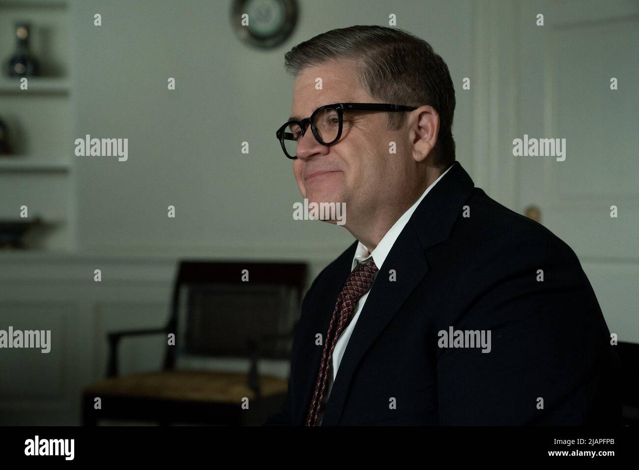 GASLIT, Patton Oswalt comme Chuck Colson, Honeymoon', (saison 1, ep ...