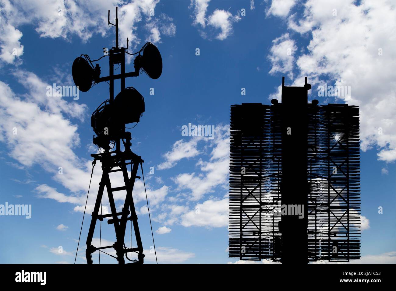 Radars de défense aérienne de systèmes antiaériens mobiles militaires ...