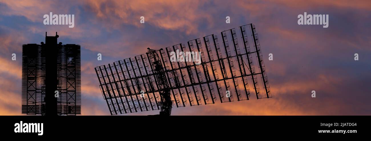 Radars de défense aérienne de systèmes antiaériens mobiles militaires ...