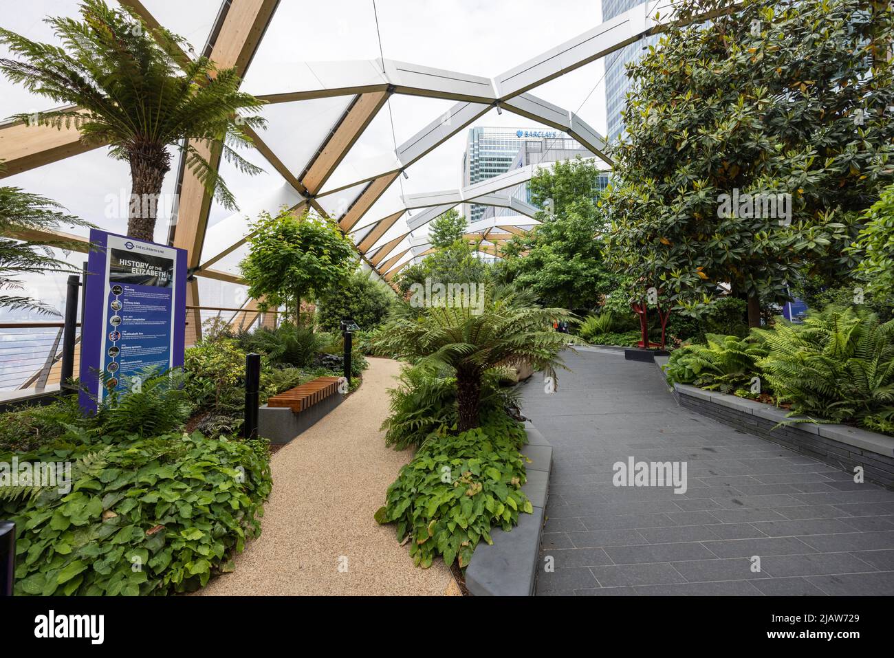 Crossrail place canary wharf crossrail Banque de photographies et d’images à haute résolution ...