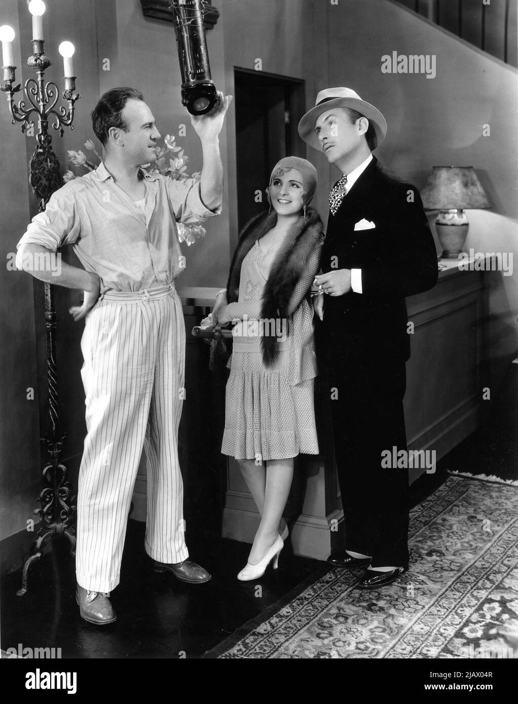 Le directeur SAM WOOD et MARY DORAN présentent l'acteur LEW CODY au ...